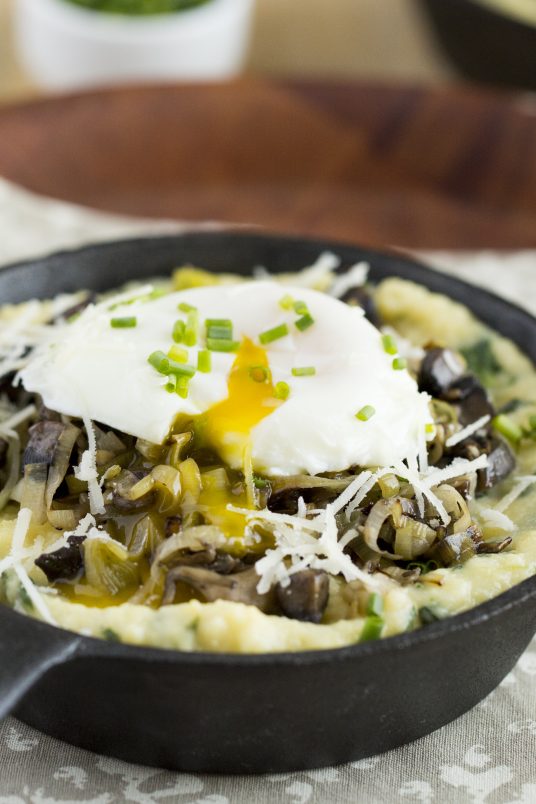 Spinach Polenta with Mushrooms, Leek and Poached Egg | Mushroom Recipes